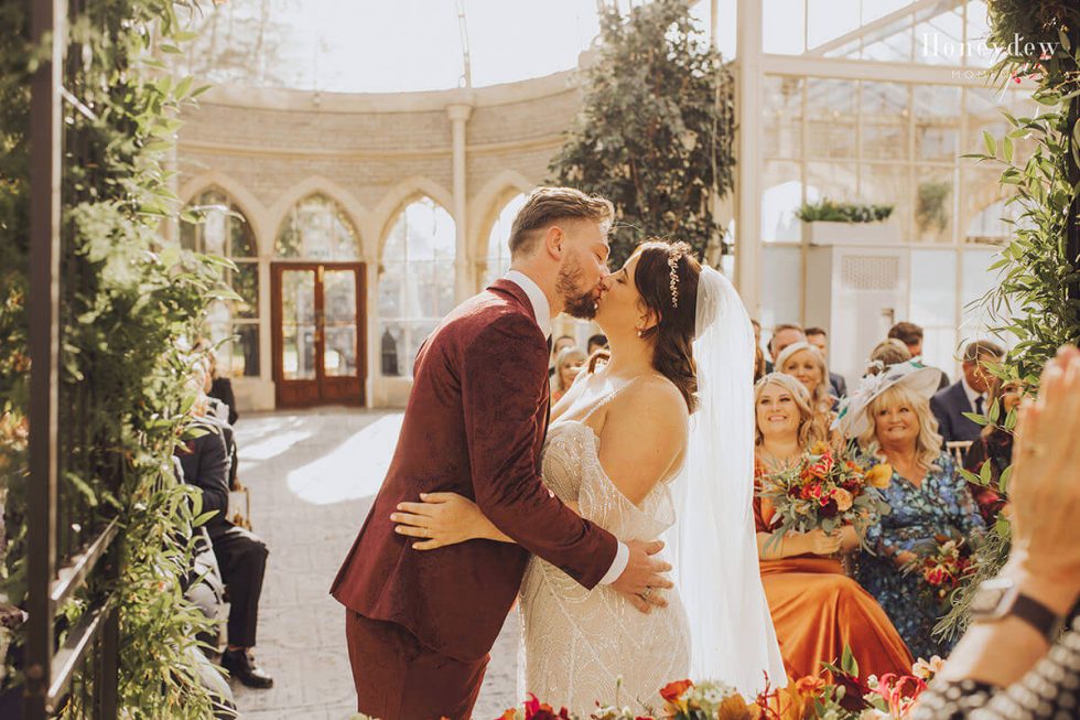 First Kiss- 5 Steps to the Perfect First Kiss- Honeydew Moments